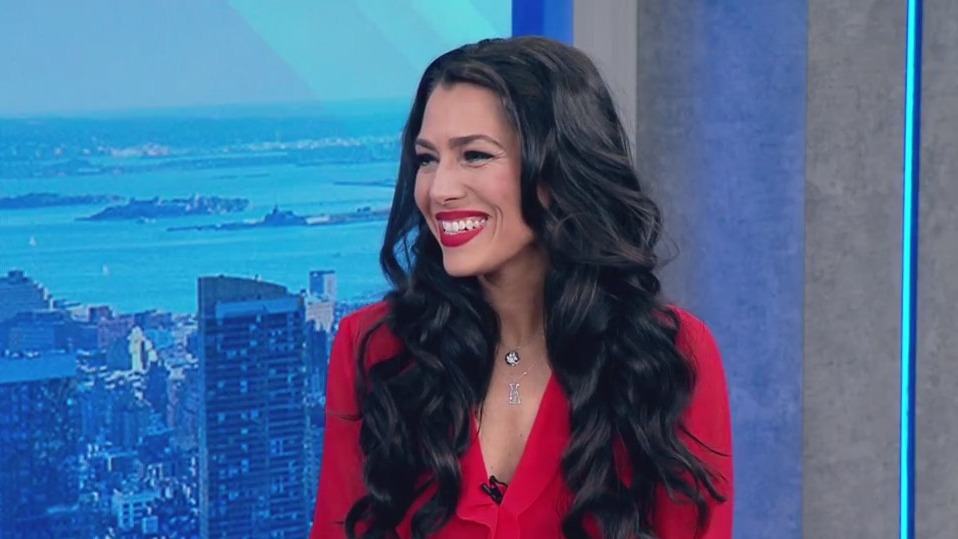 County music performer Jessica Lynn talks her holiday show – PIX11
