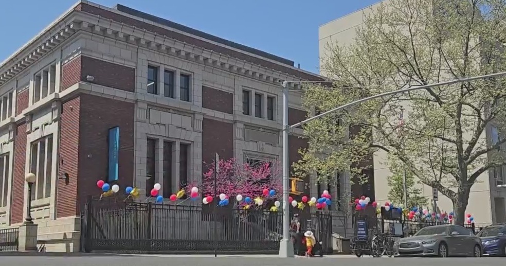 Brooklyn’s historic Bedford Library reopens after 4 years – PIX11