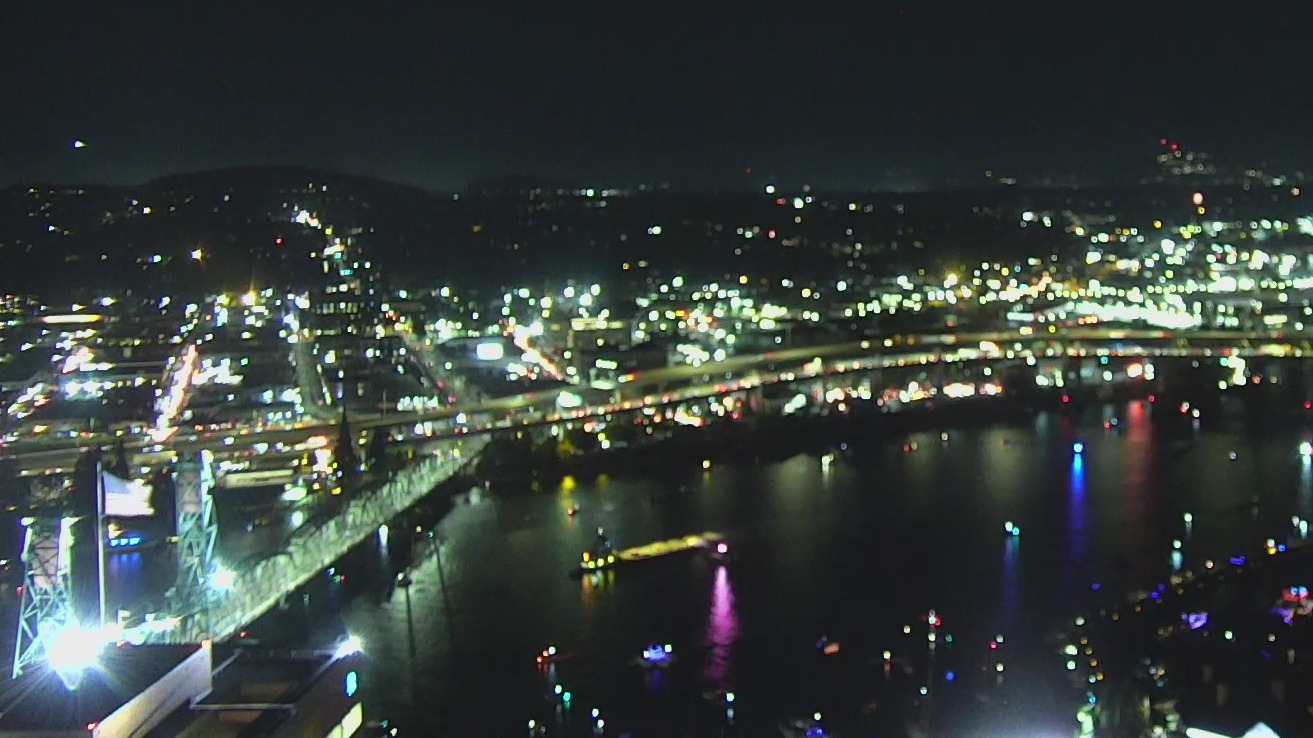 Portland fireworks barge catches fire after show, 1 hospitalized – KOIN.com