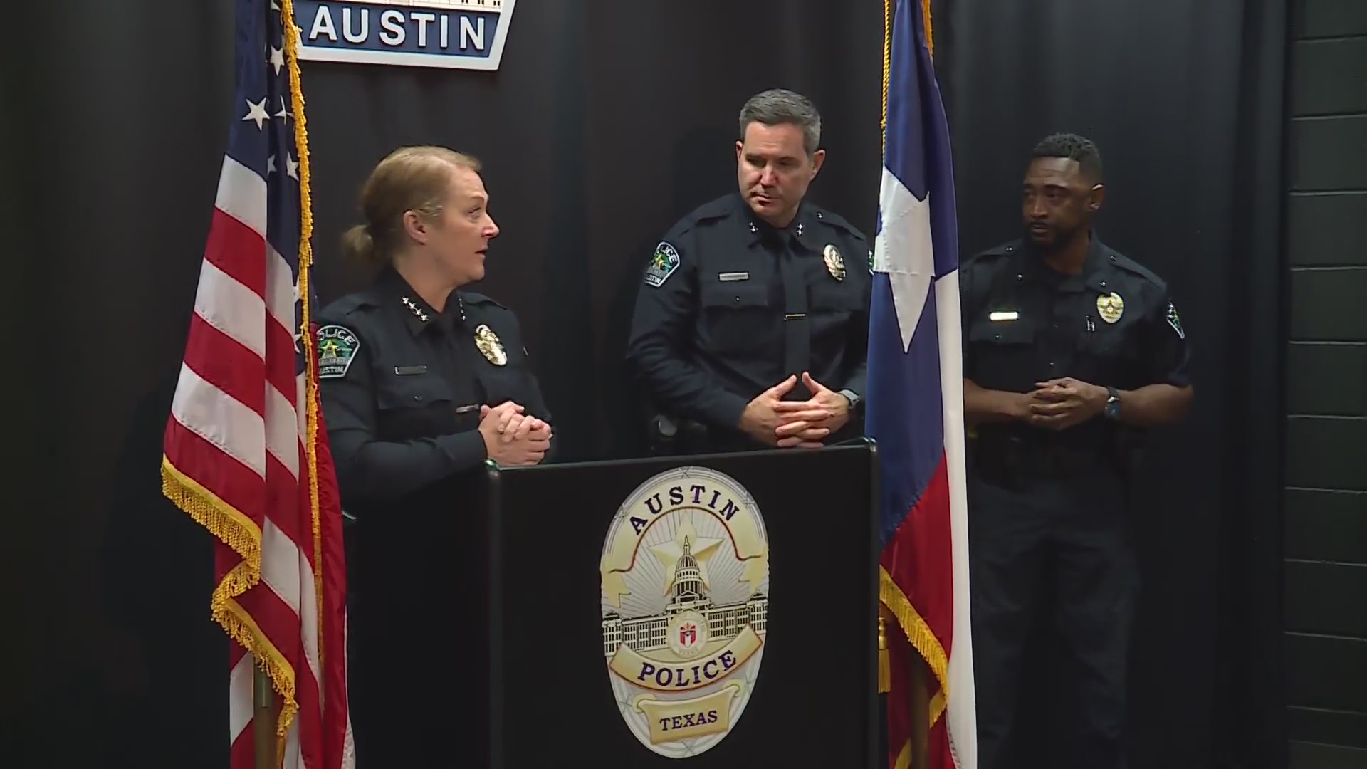 LIVE: APD gives update on homicide outside Austin bar – KXAN Austin