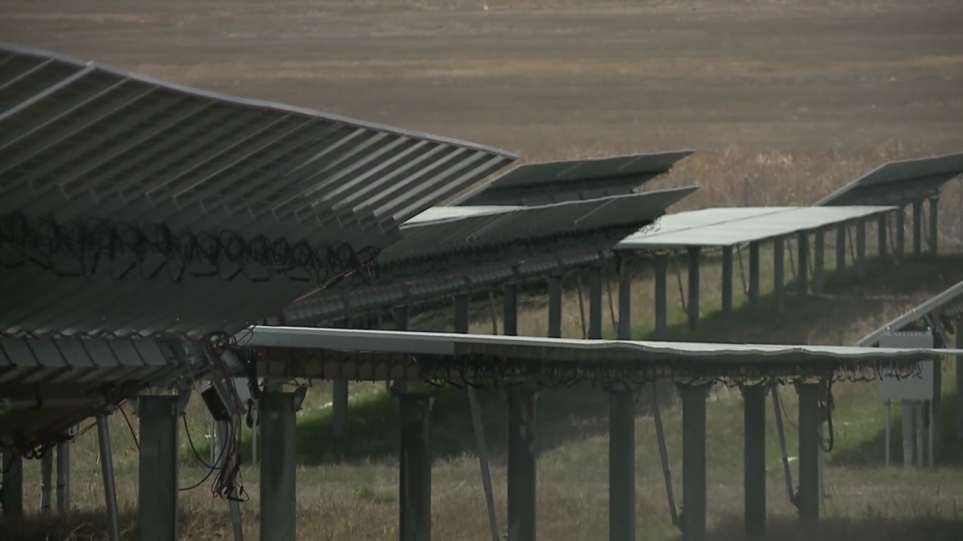 Denver International Airport ‘goes green’ with new solar arrays – FOX31 ...