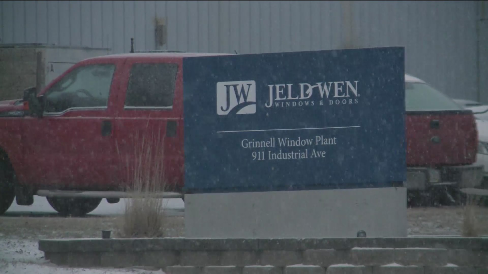 Grinnell JELD-WEN window factory closing, almost 300 laid off – who13.com