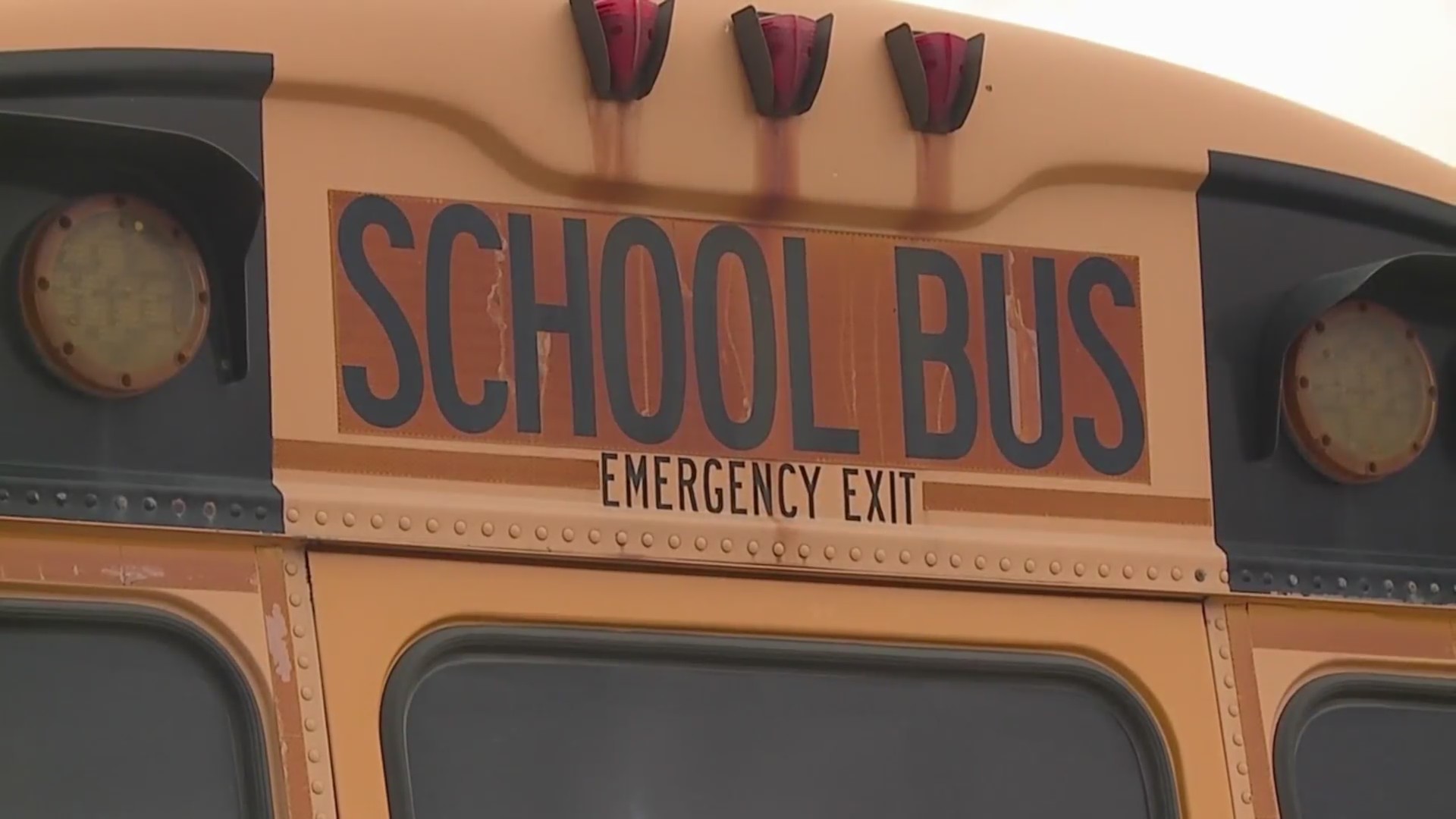 Growth causes school bus shortage in 27J Schools – FOX31 Denver