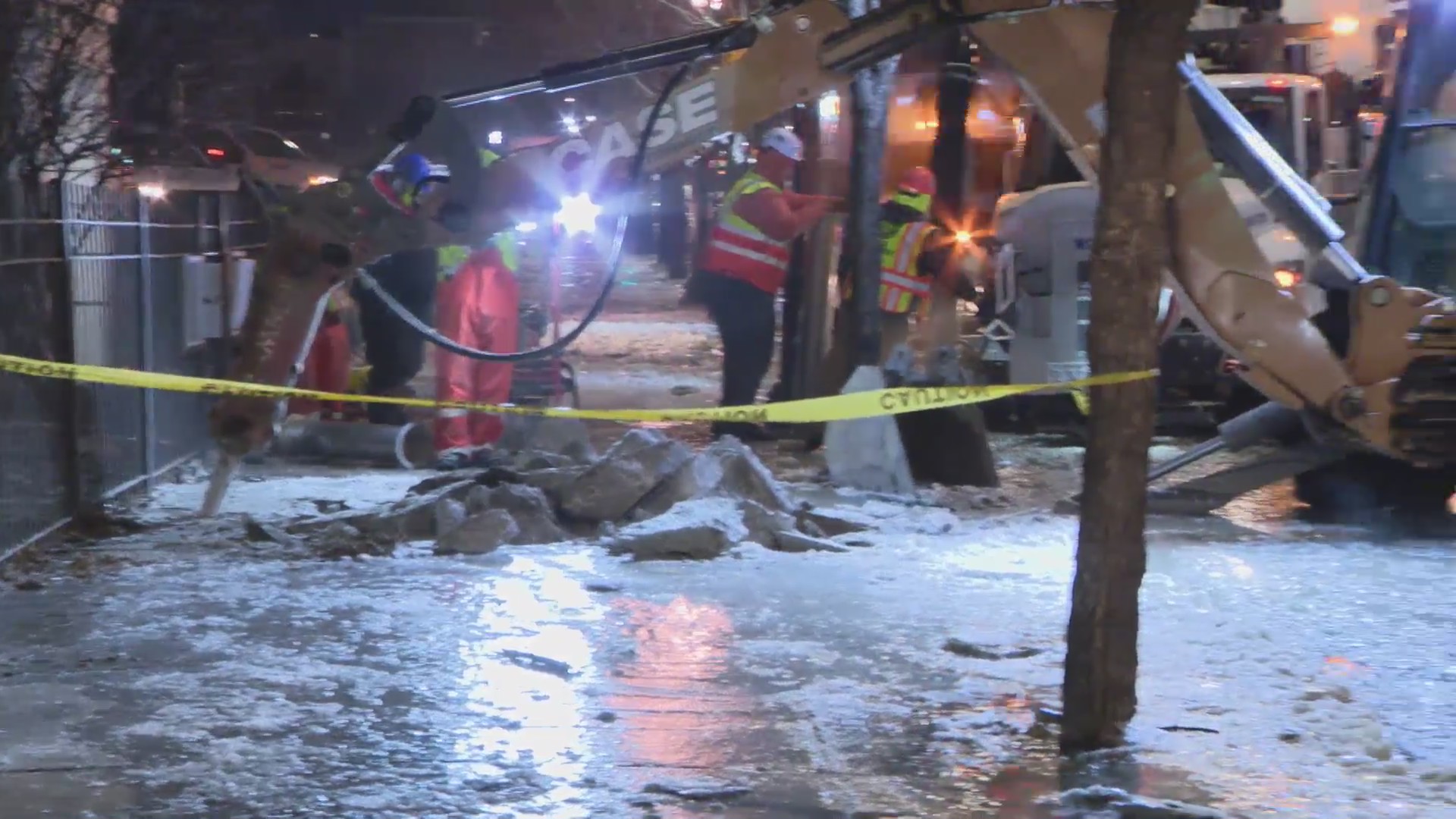 Crews working to repair water main break on Near West Side – WGN News ...