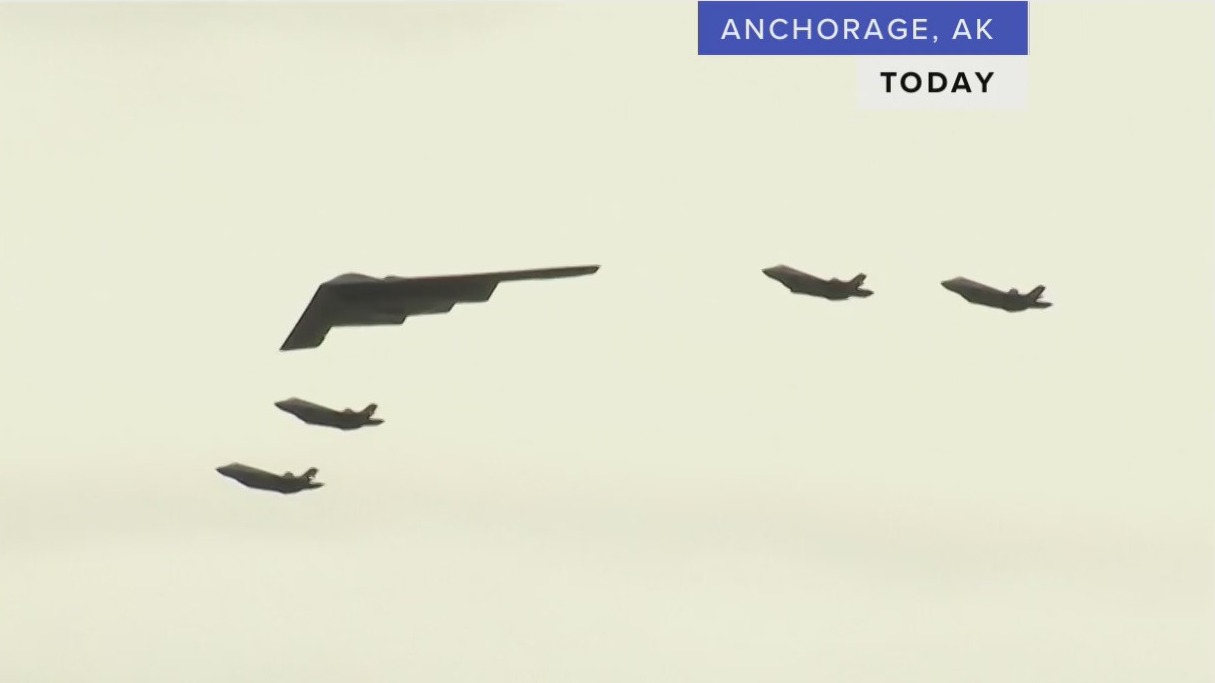 Trump ‘owned the moment’ with B-2 stealth bomber flyover at Putin ...