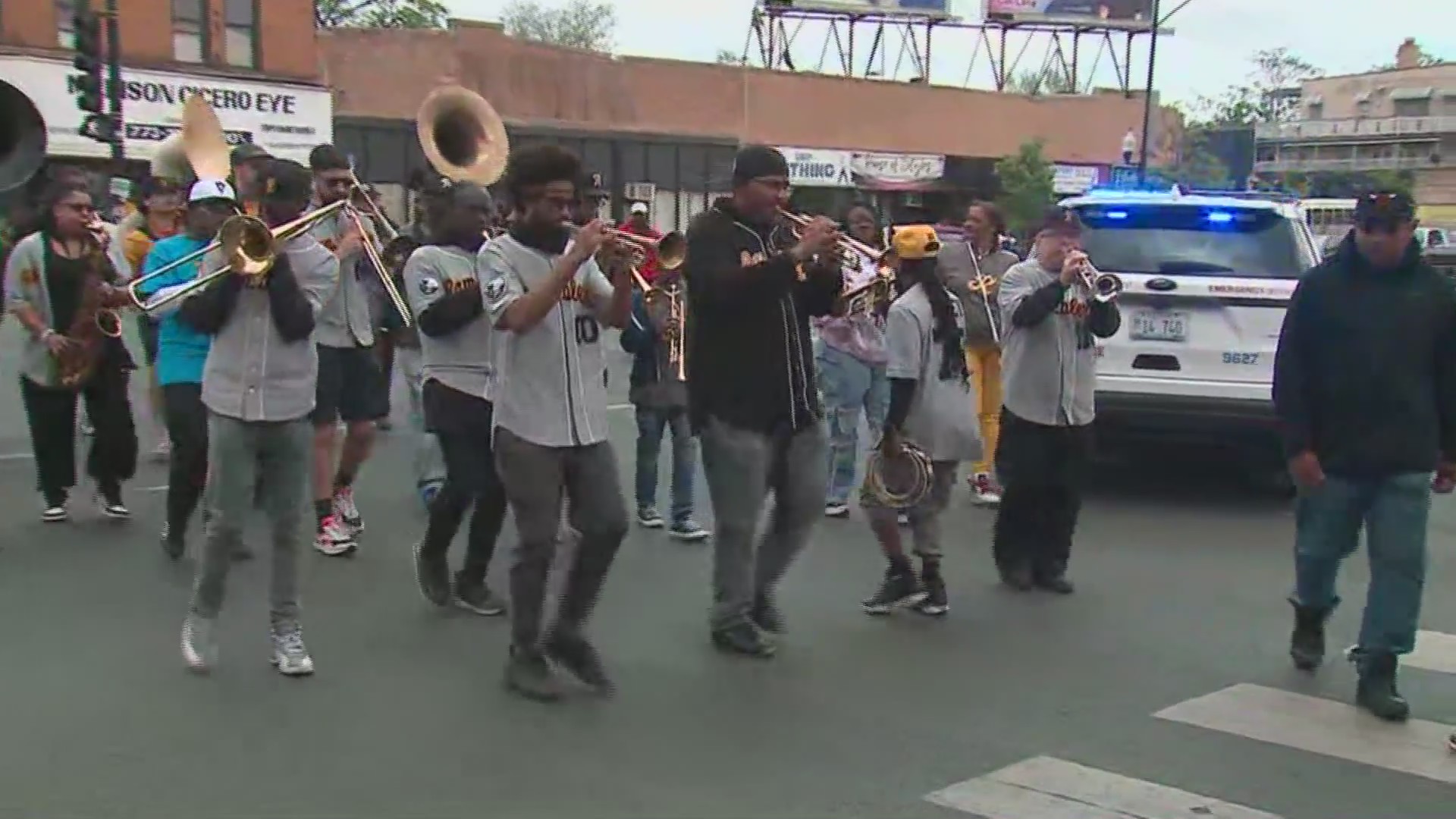 Peace march, basketball tournament in Garfield Park aim to mend ...