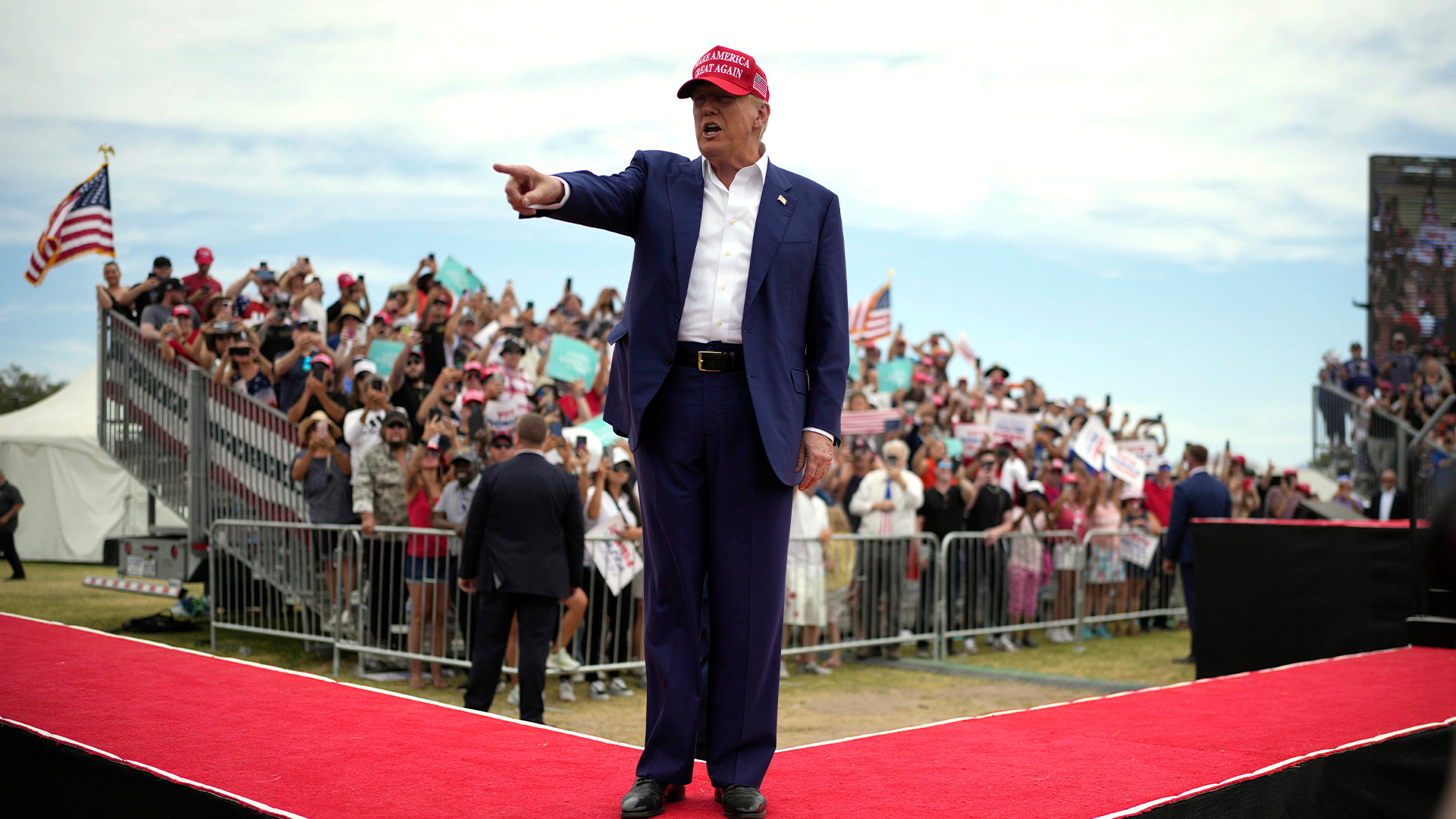 Family of Isaac Hayes sues Trump for playing his song at rallies – FOX 2