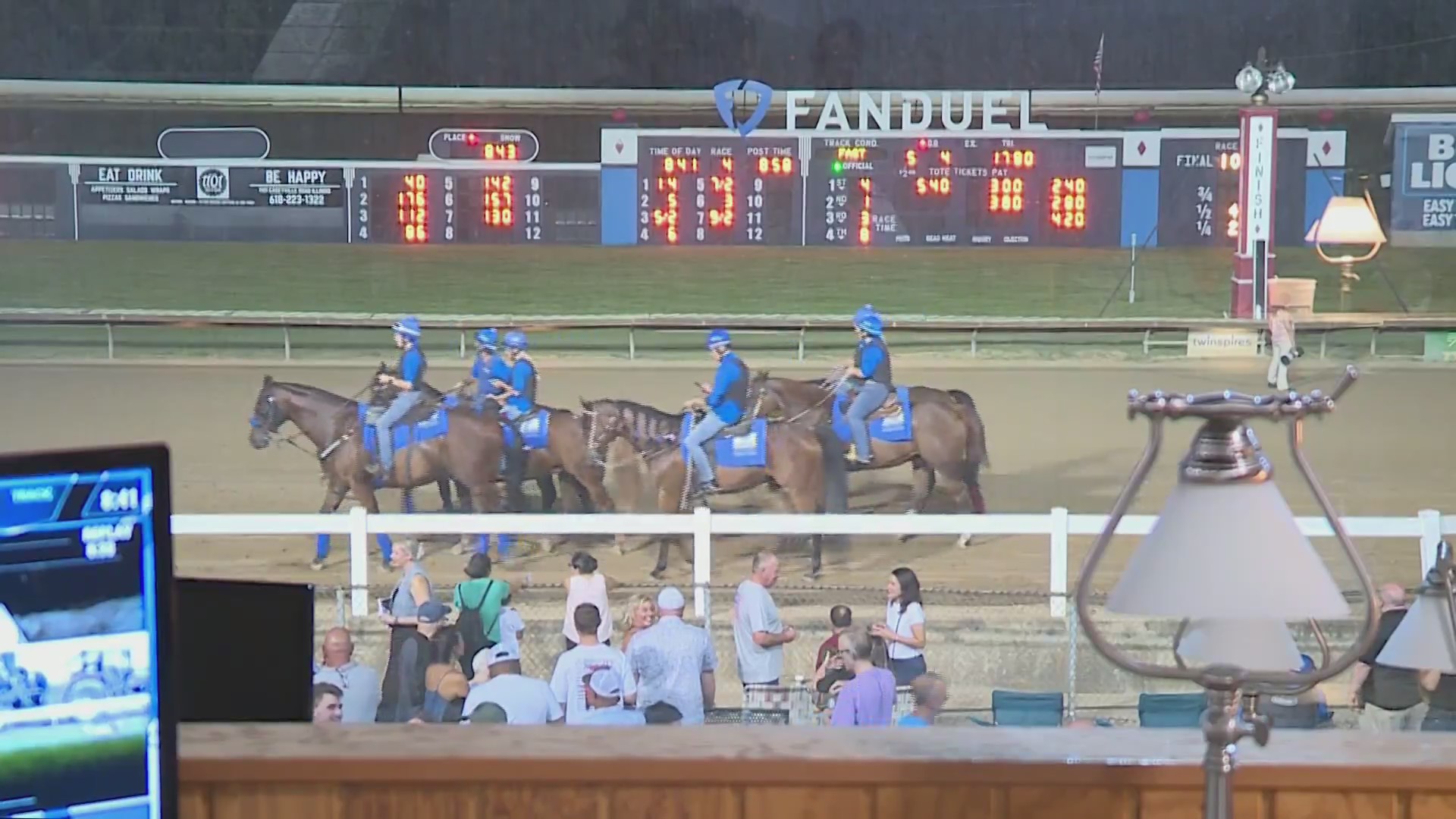 Racino approved at Collinsville FanDuel Sportsbook and Horse Racing – FOX 2