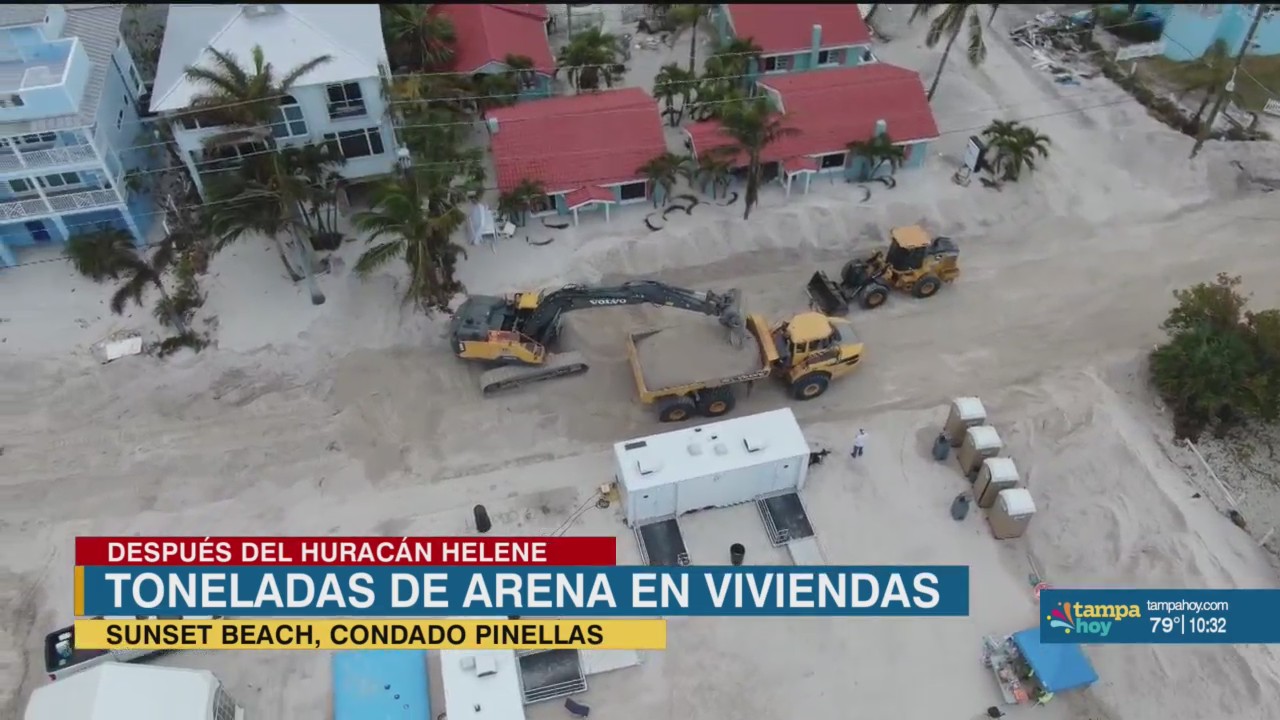 “Estoy abrumada”: Toneladas de arena son removidas de calles y casas ...