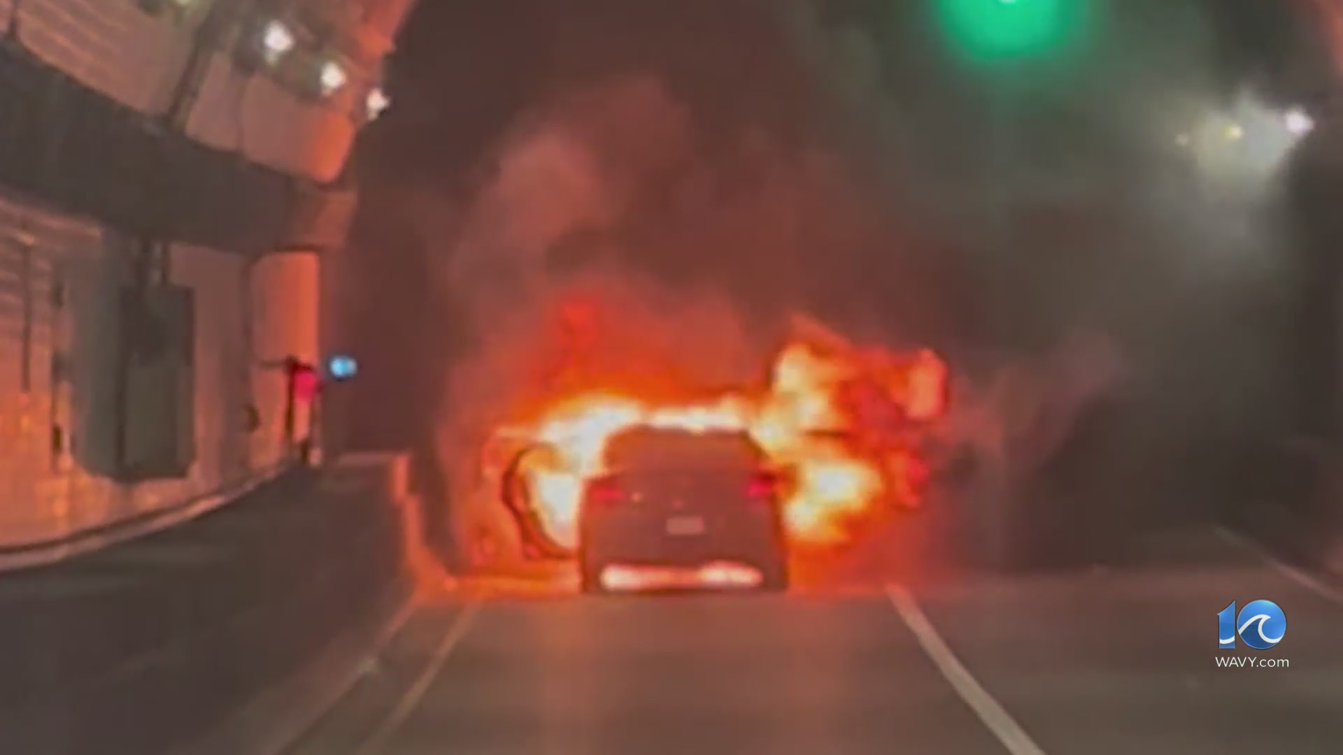 Fire engulfs vehicle in Downtown Tunnel – WAVY.com