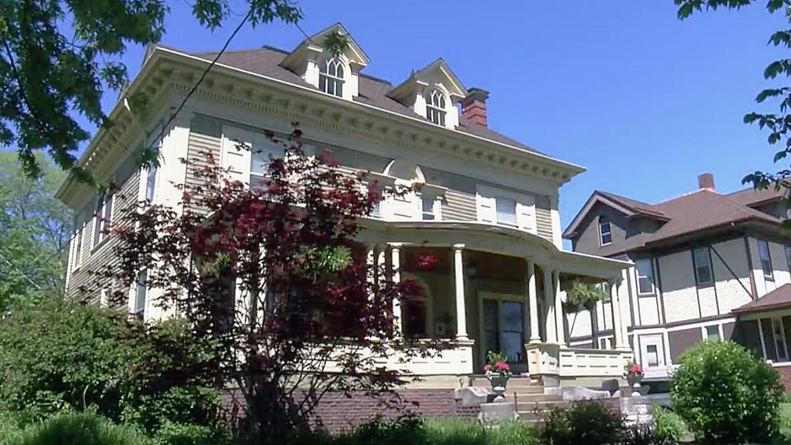 Couple to restore historic Galesburg home to former glory – WHBF ...