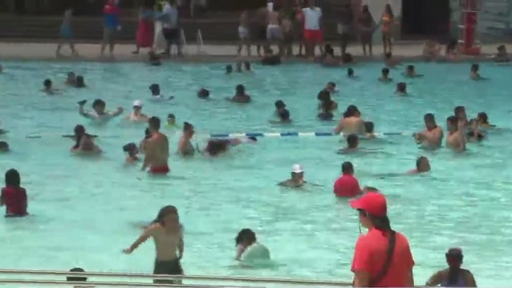 Outdoor city pools open across NYC – PIX11
