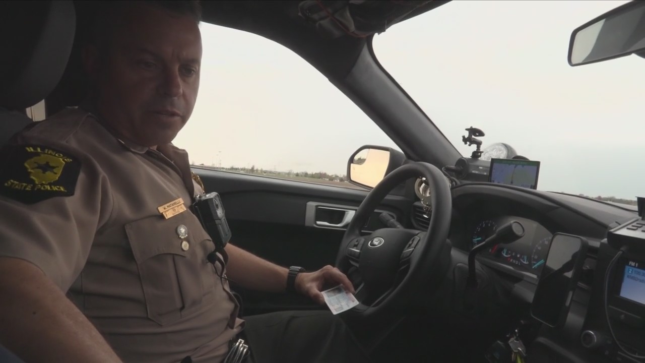 ‘Move over or get pulled over’: Illinois State Police reiterate no ...