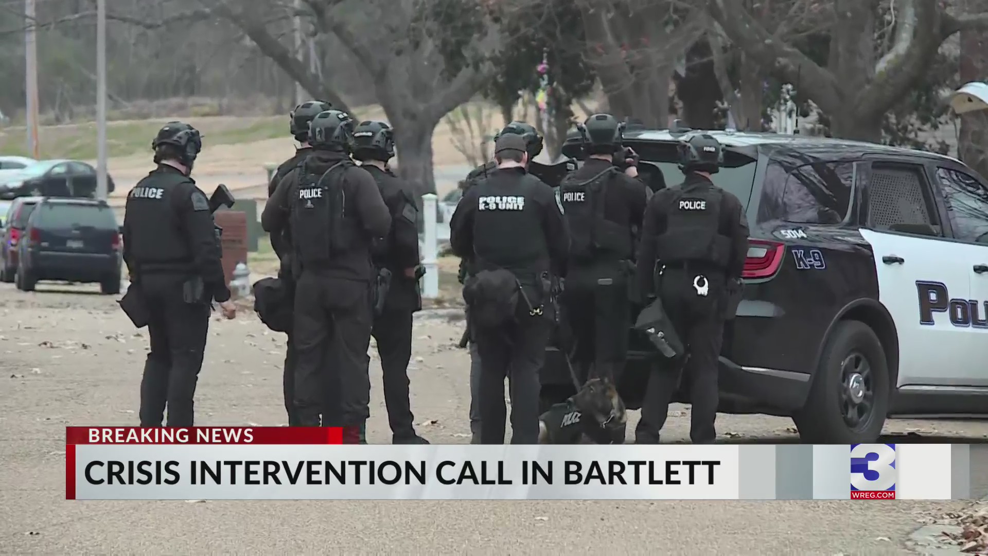Police surround home in Bartlett for “crisis intervention” – WREG.com