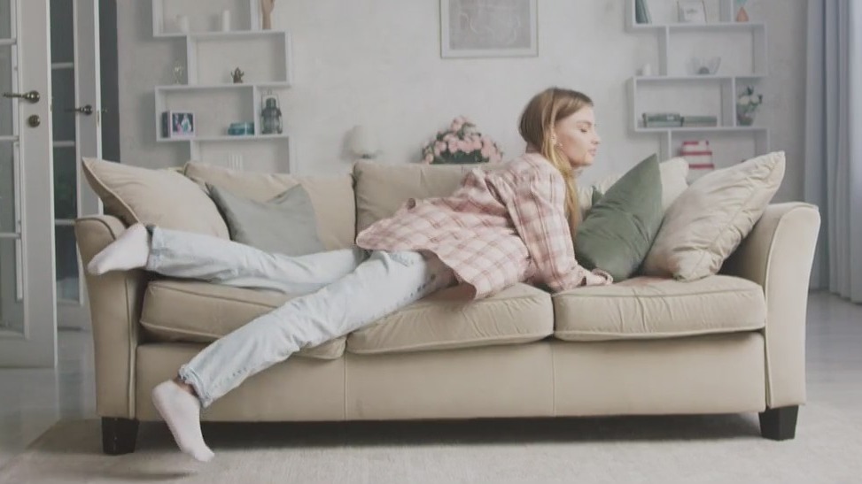 Sofa out of style? Why couches are in their ‘flop’ era – KTLA
