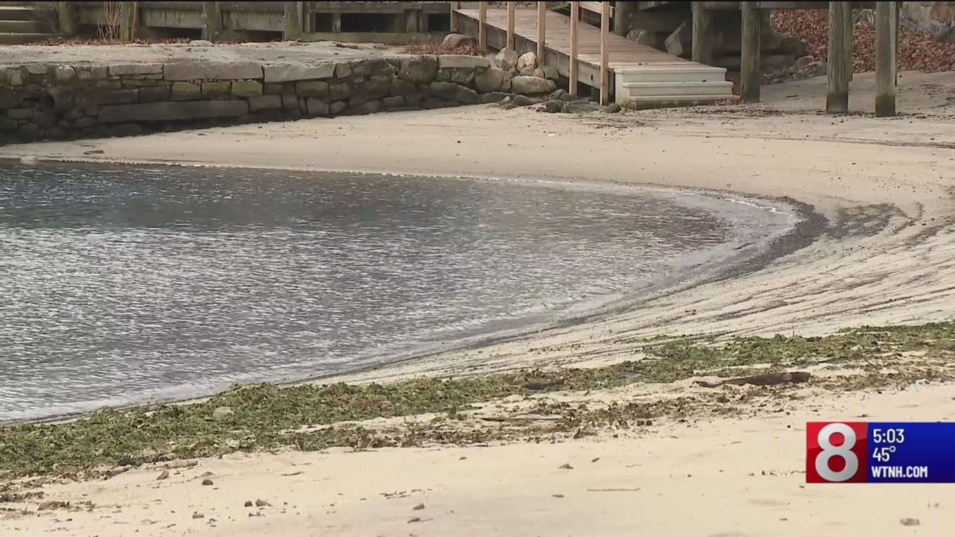 Crews along the Connecticut shoreline prepare for possible flooding ...
