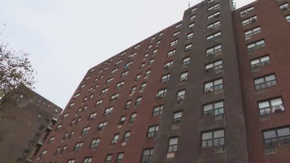 NYCHA residents struggle to stay warm amid heat outage – PIX11