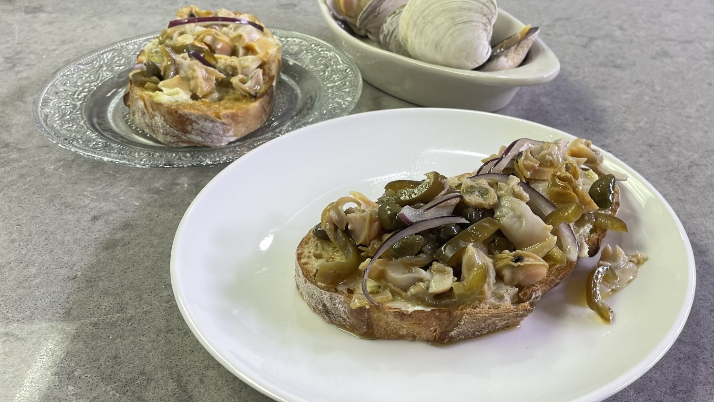 In The Kitchen: Clam Toast – WPRI.com