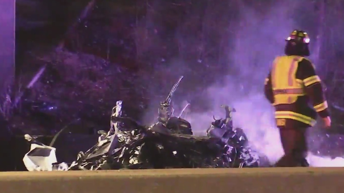 Inbound Edens Expressway reopens after fatal, fiery crash – WGN-TV