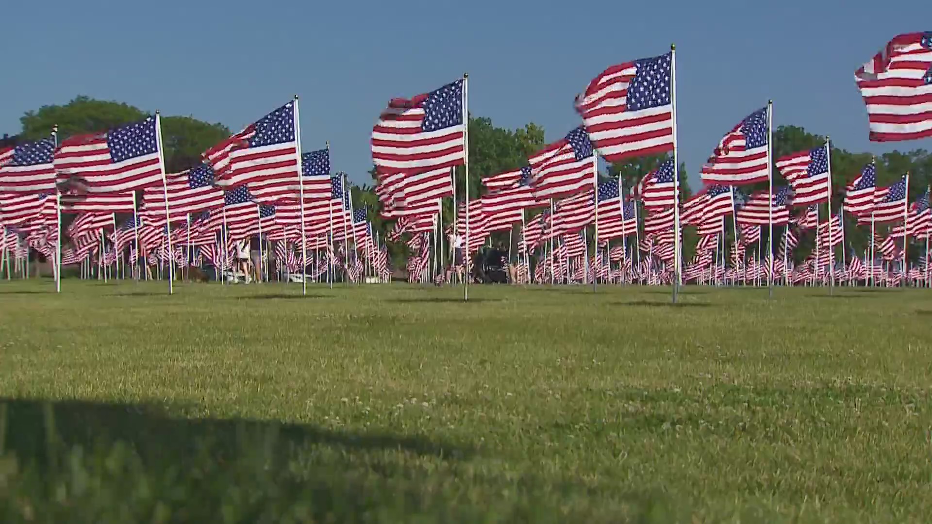 In Wheaton, a touching tribute of stars & stripes – WGN-TV