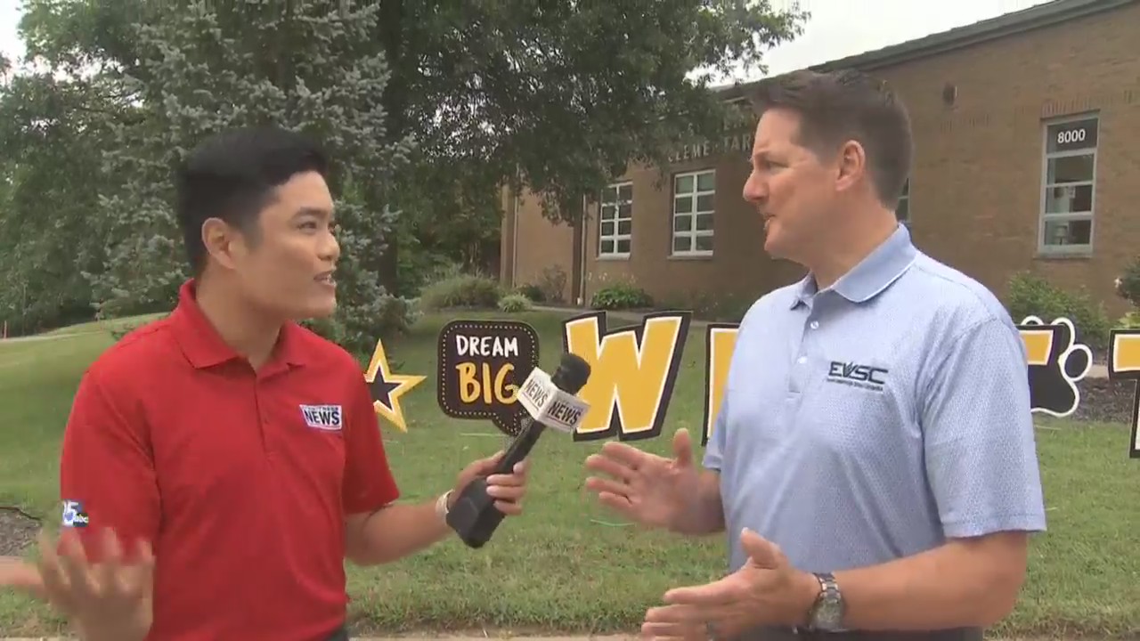 West Terrace Elementary School welcomes students for incoming school ...