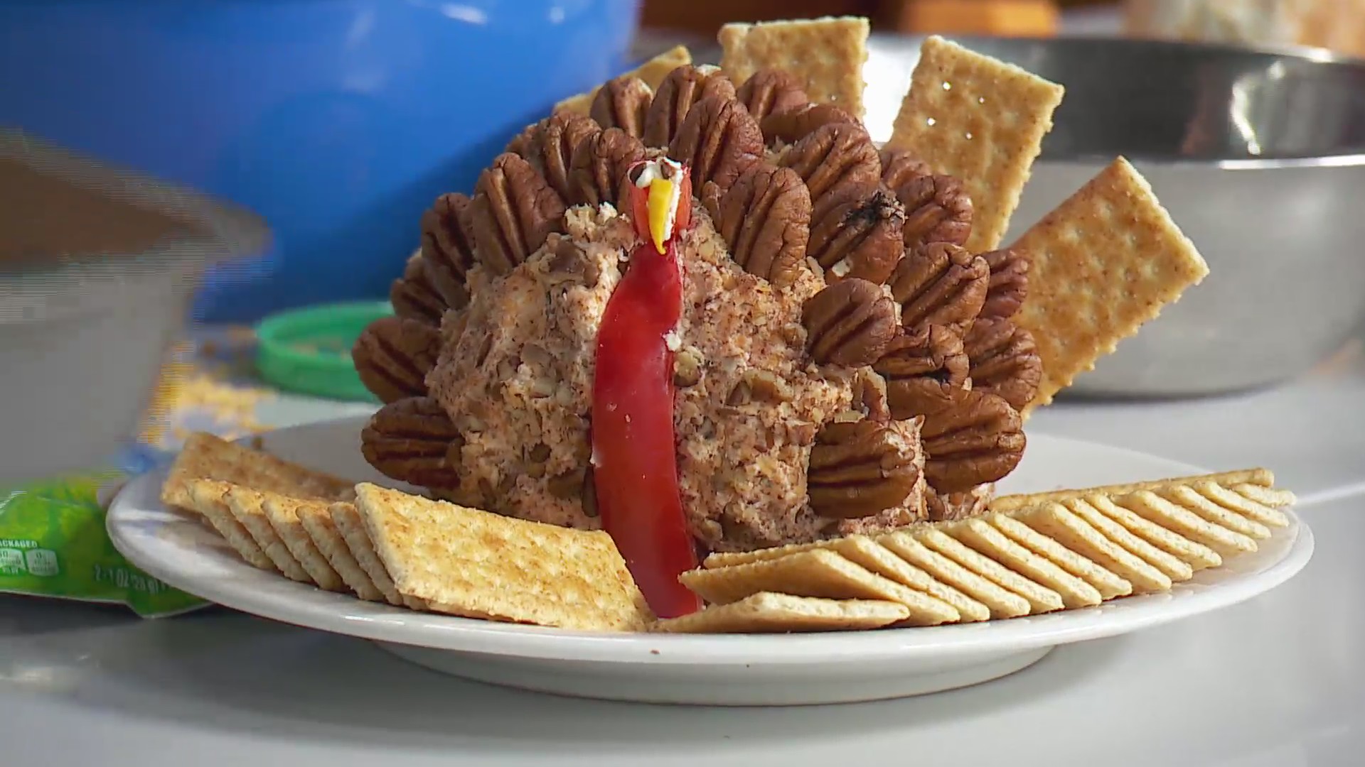 Robin shares retro recipe for Turkey Cheese Ball and Beef Fizz – WGN-TV