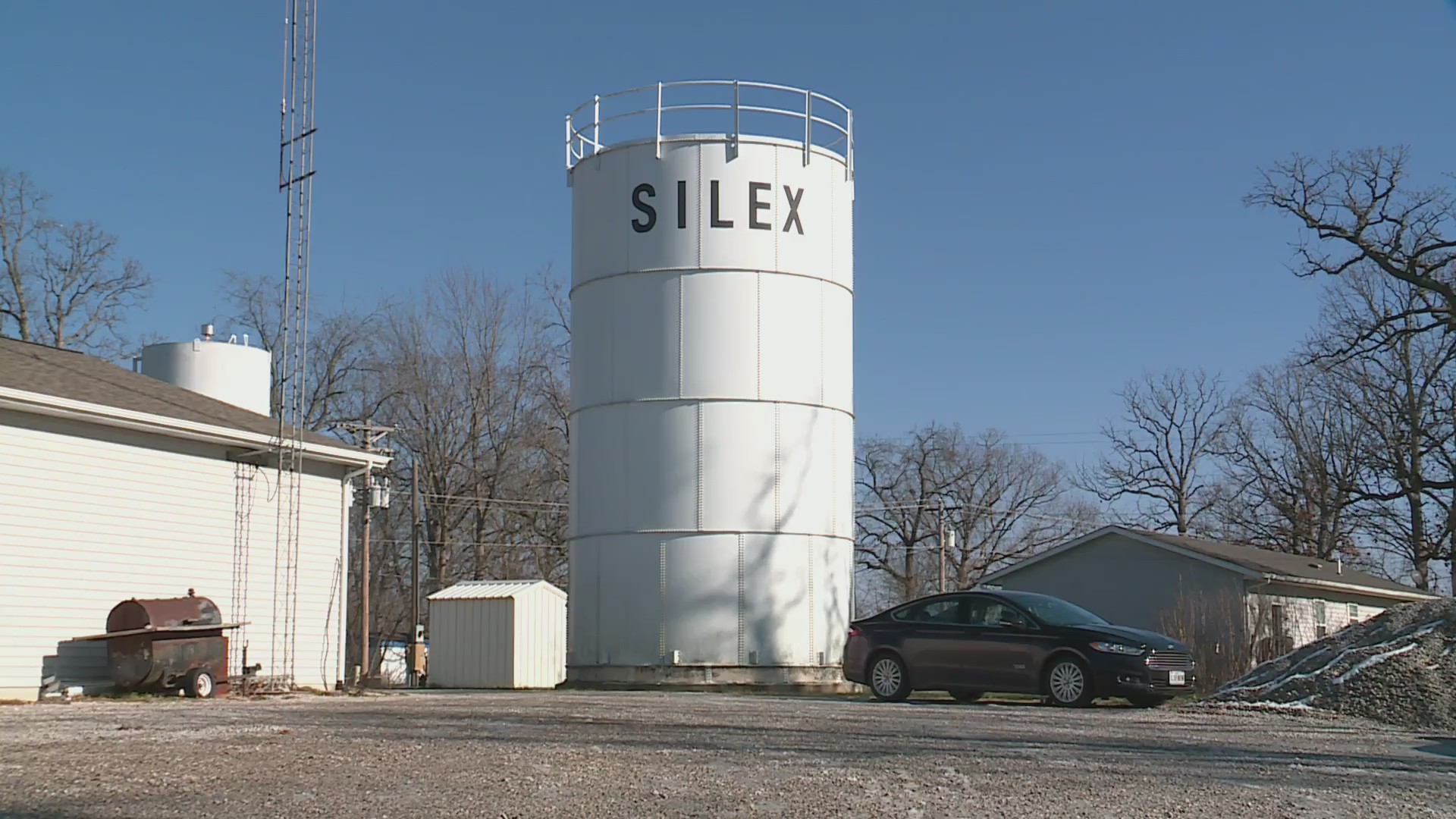 Water brought into Silex as it struggles with water supply – FOX 2
