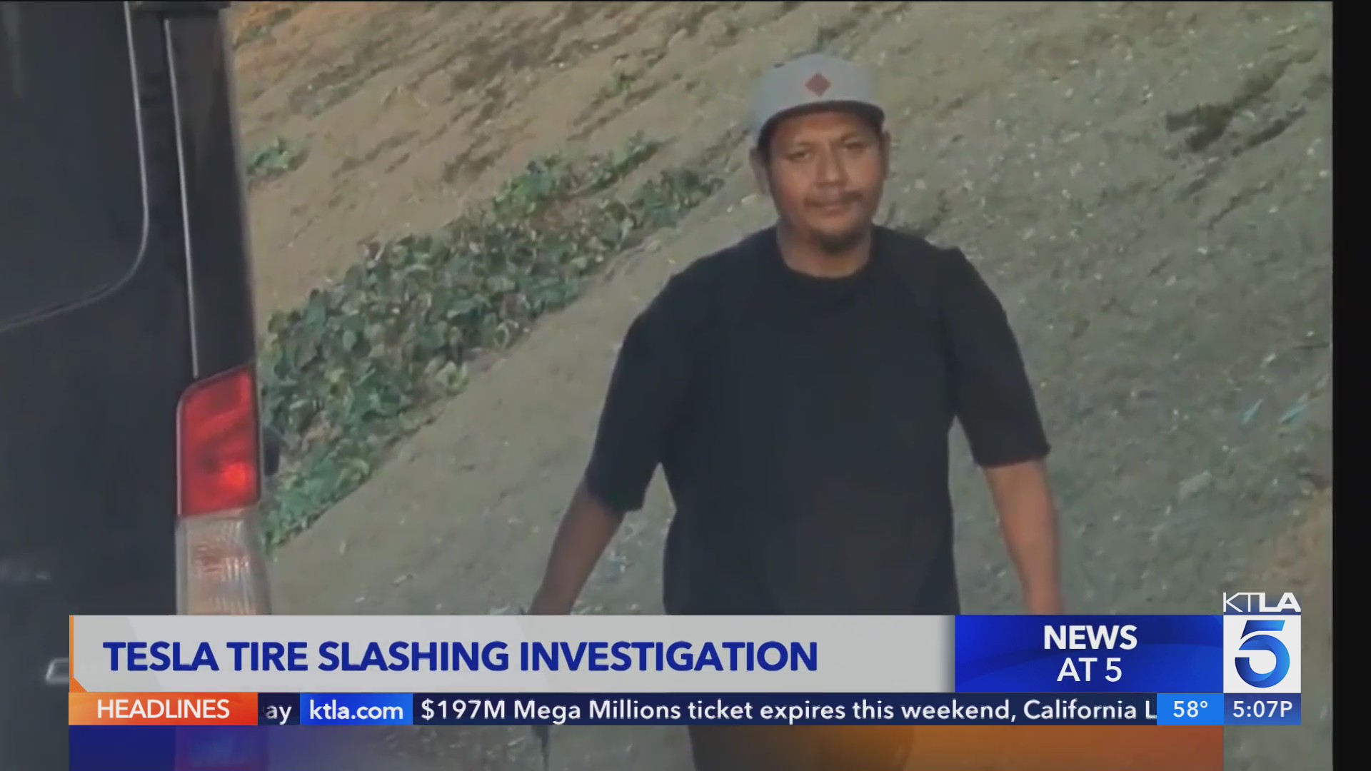 Suspect seen vandalizing Tesla Cybertruck in Echo Park – KTLA