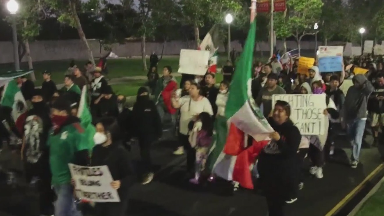 Immigration raid protests stretch into Orange County – BorderReport