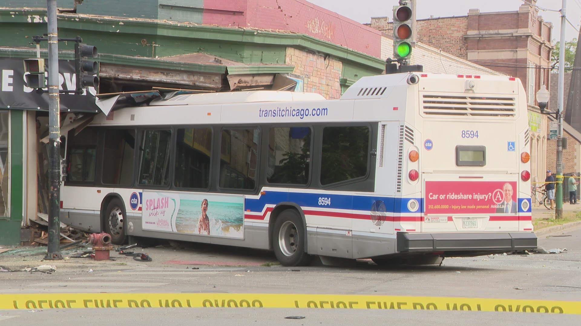 1 dead, 3 injured after car hits CTA bus, crashes into building – WGN-TV