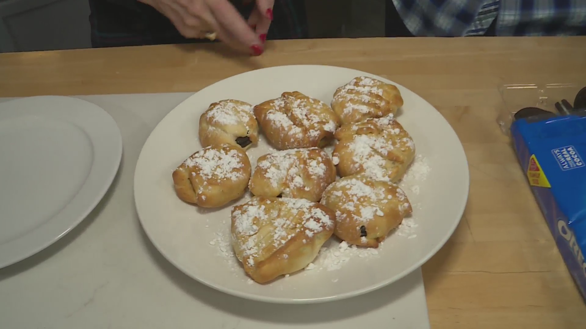 Trying Homemade Deep Fried Oreos – FOX 2