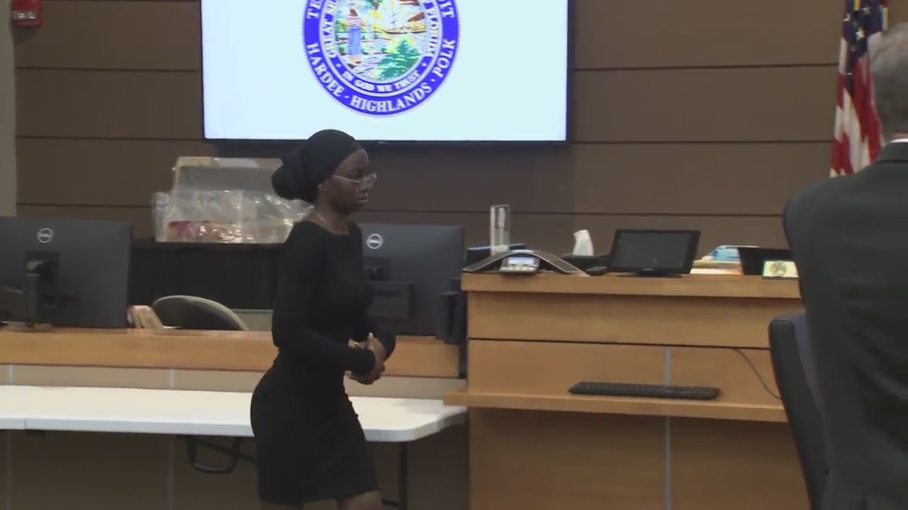 Imani Davis on the stand during Zephen Xaver trial – WFLA