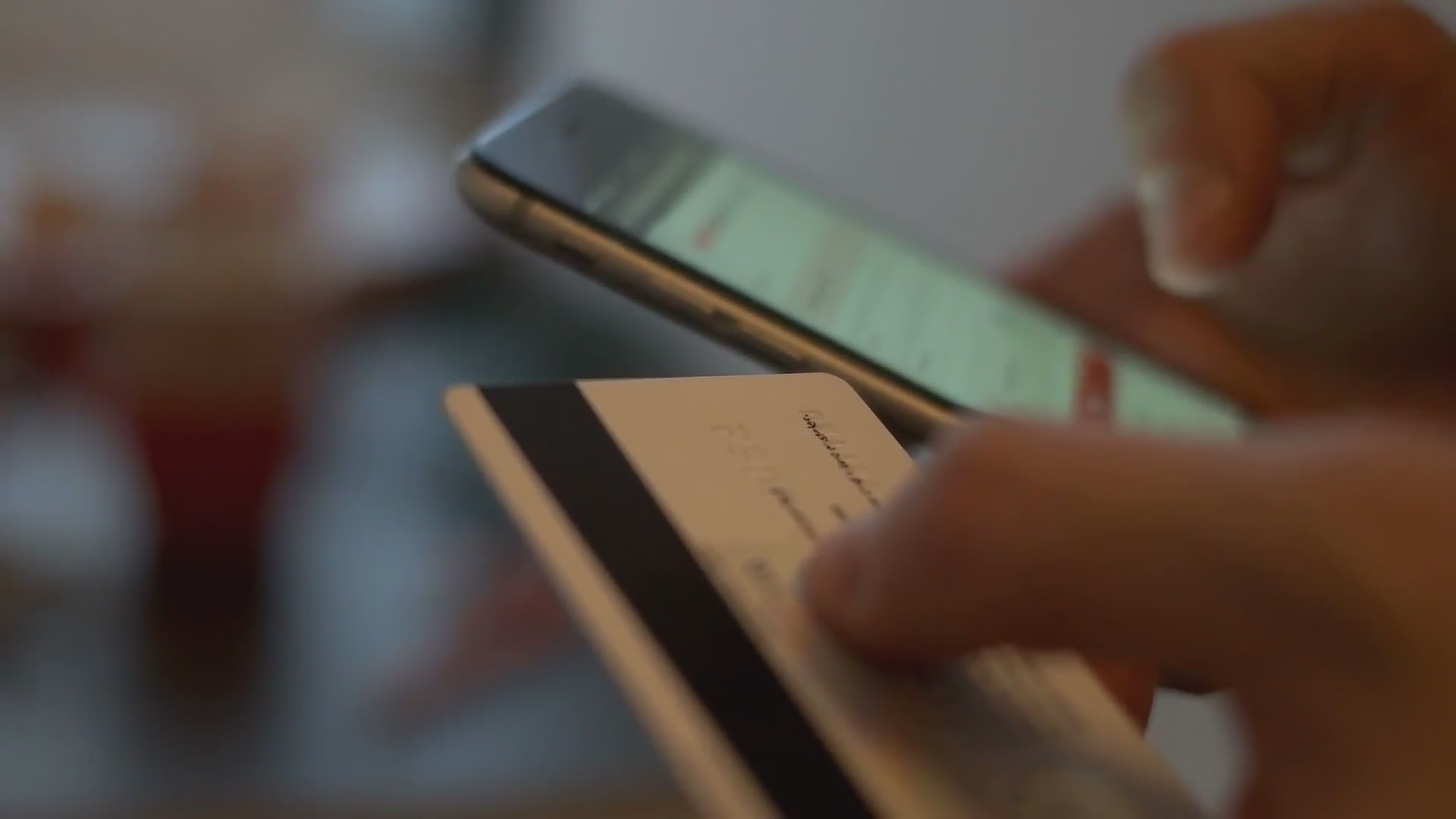 ‘Con man scenario’: Chicago man loses thousands to tap and pay scam ...
