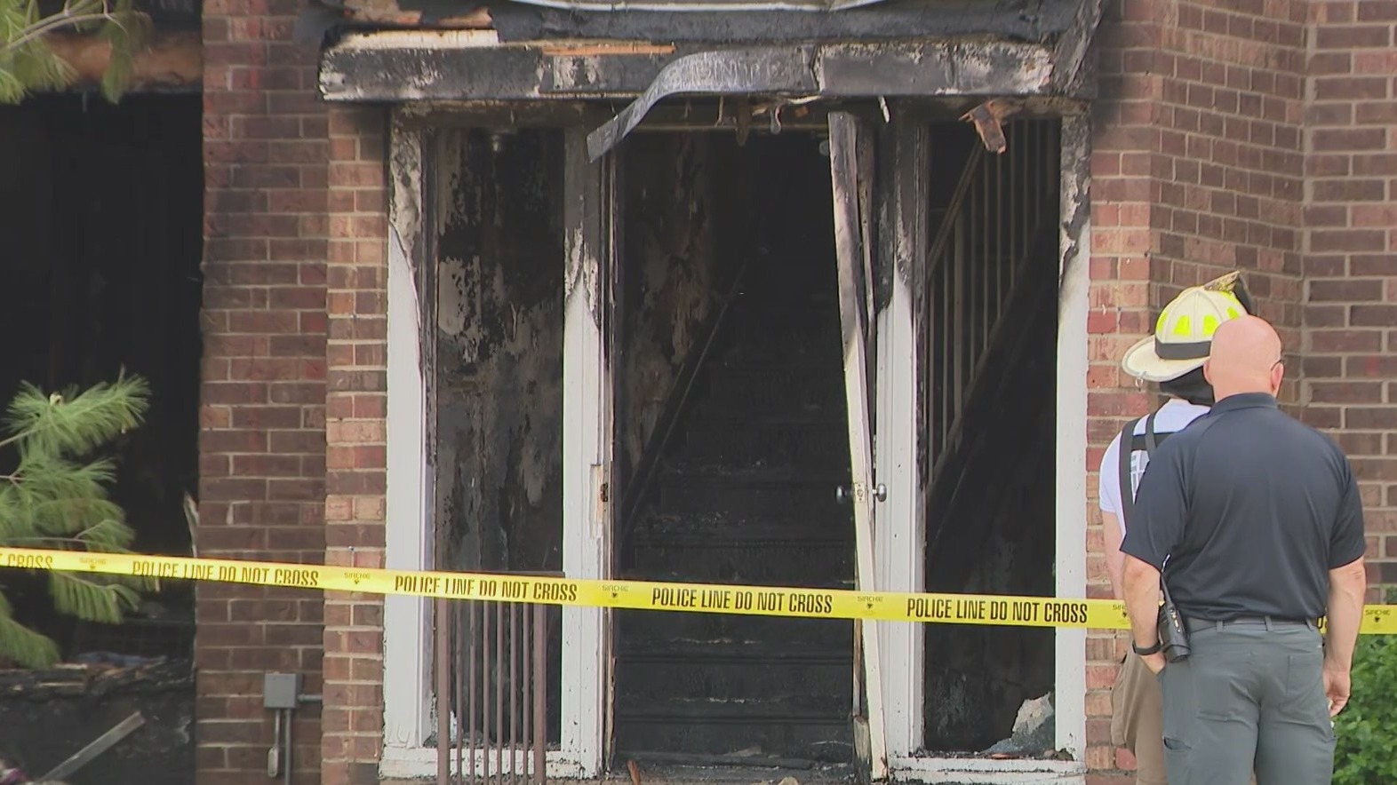 Baby, others rescued from Elgin blaze that injured 2, displaced a dozen ...