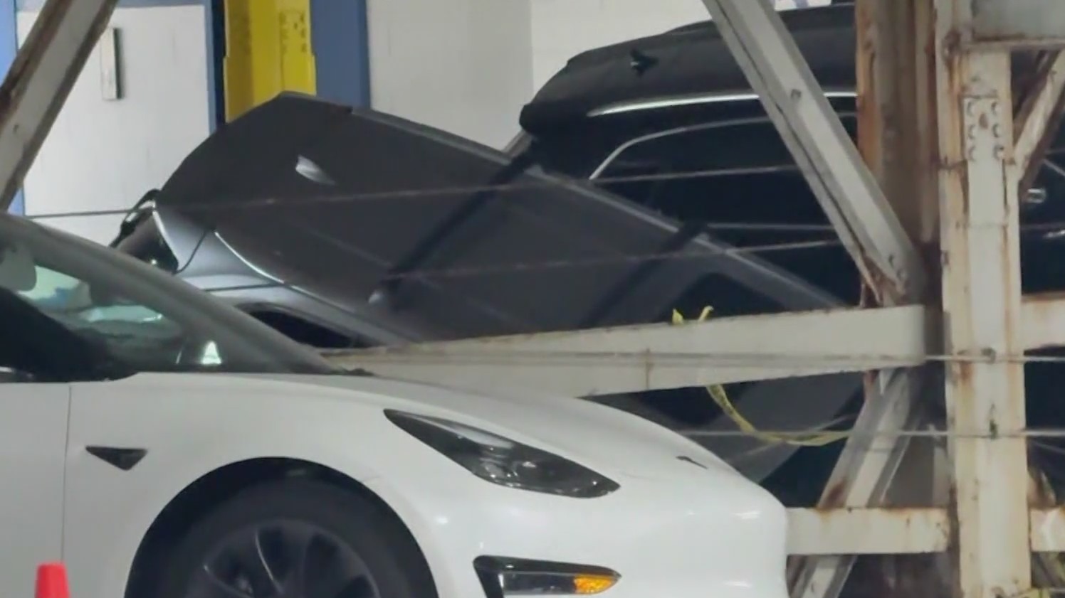 Cars crushed in White Plains partial parking garage collapse – PIX11