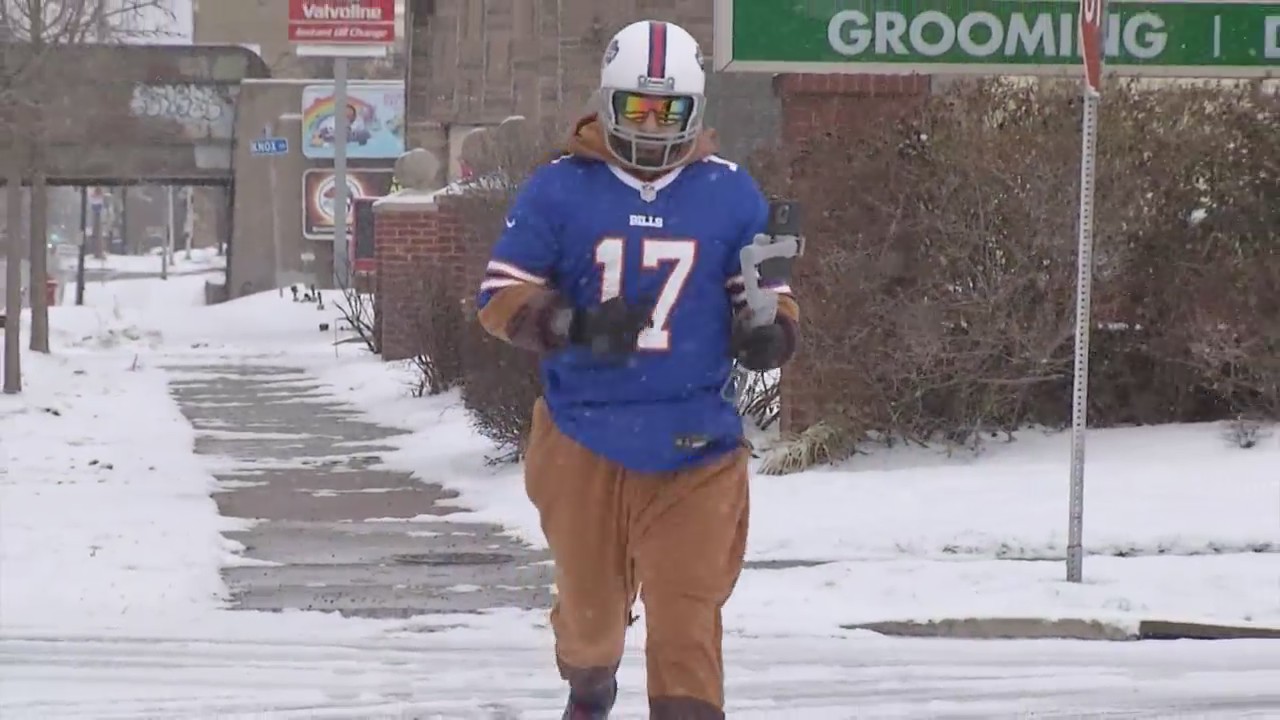 Bills fan runs from Buffalo to Highmark Stadium for charity – News 4 ...