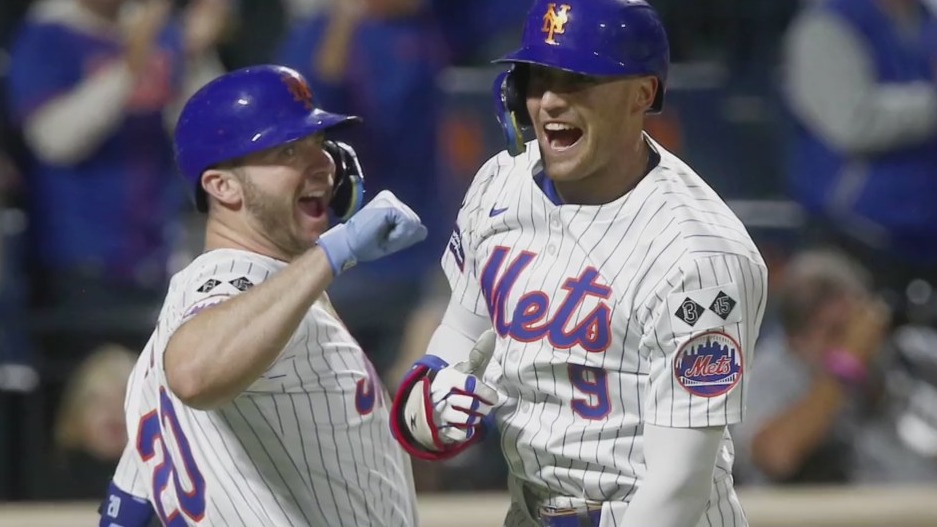 Moose on the Loose: The Mets – PIX11