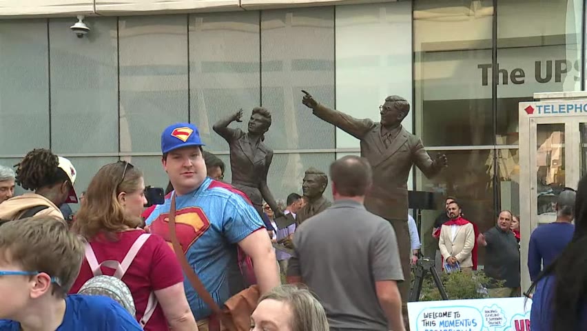 Superman statue unveiled – WKRN News 2