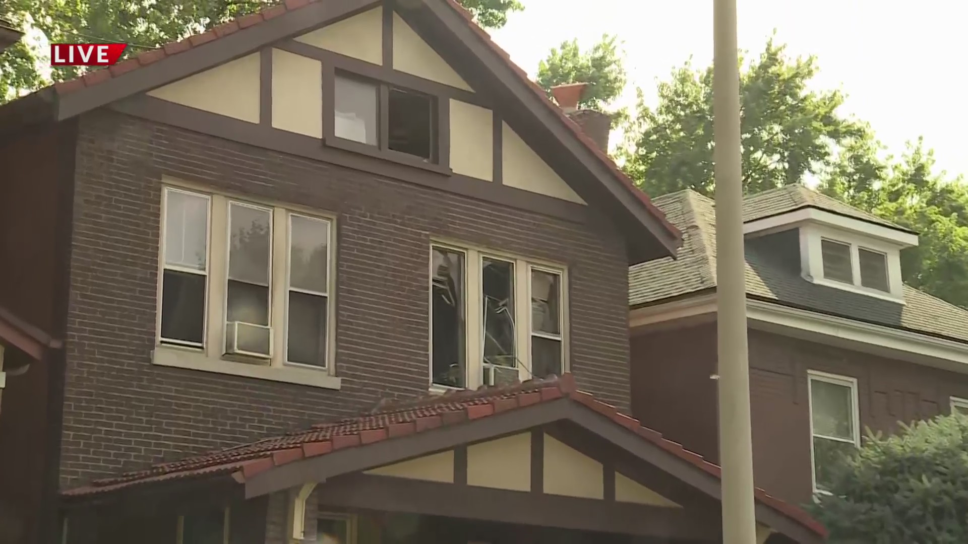 2 women dead in Dutchtown blaze; homicide detectives investigating – FOX 2