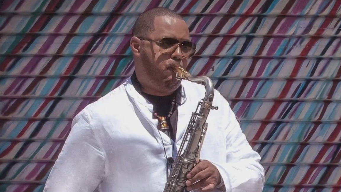 Najee proves he’s just as smooth as his jazz – KOIN.com