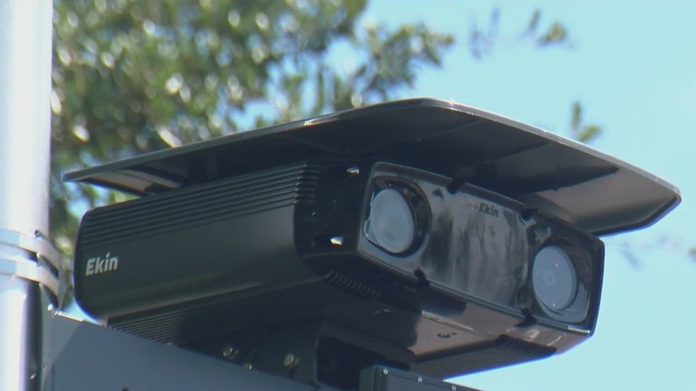 Lakeland issues 26,365 red light camera tickets in 1-year period – WFLA