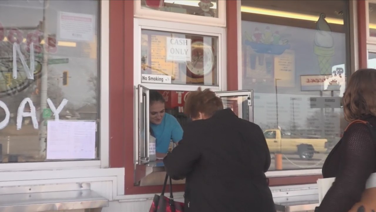 We all scream for Ice Cream! Emo’s in Peoria opens for the season ...