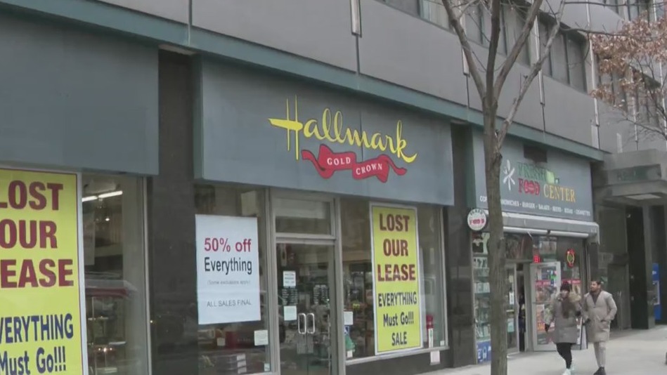 NYC losing popular Hallmark card store to pot shop – PIX11