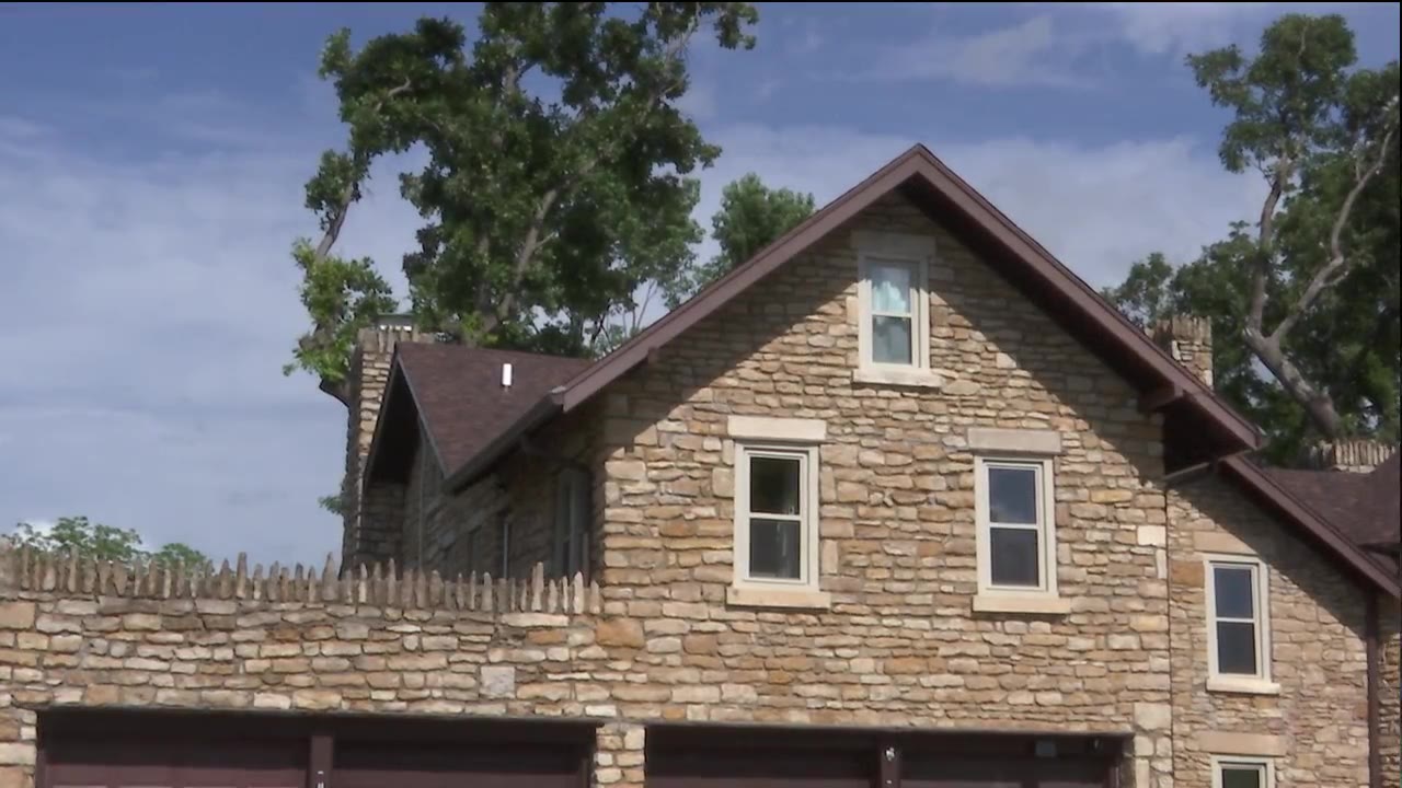‘Castle on the Kaw’ for sale at $888,000 in Topeka – KSNT 27 News
