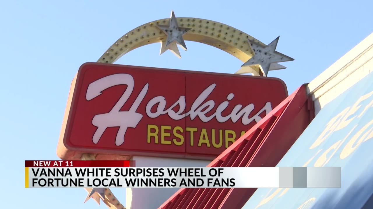 Wheel of Fortune star Vanna White surprises superfans during North ...