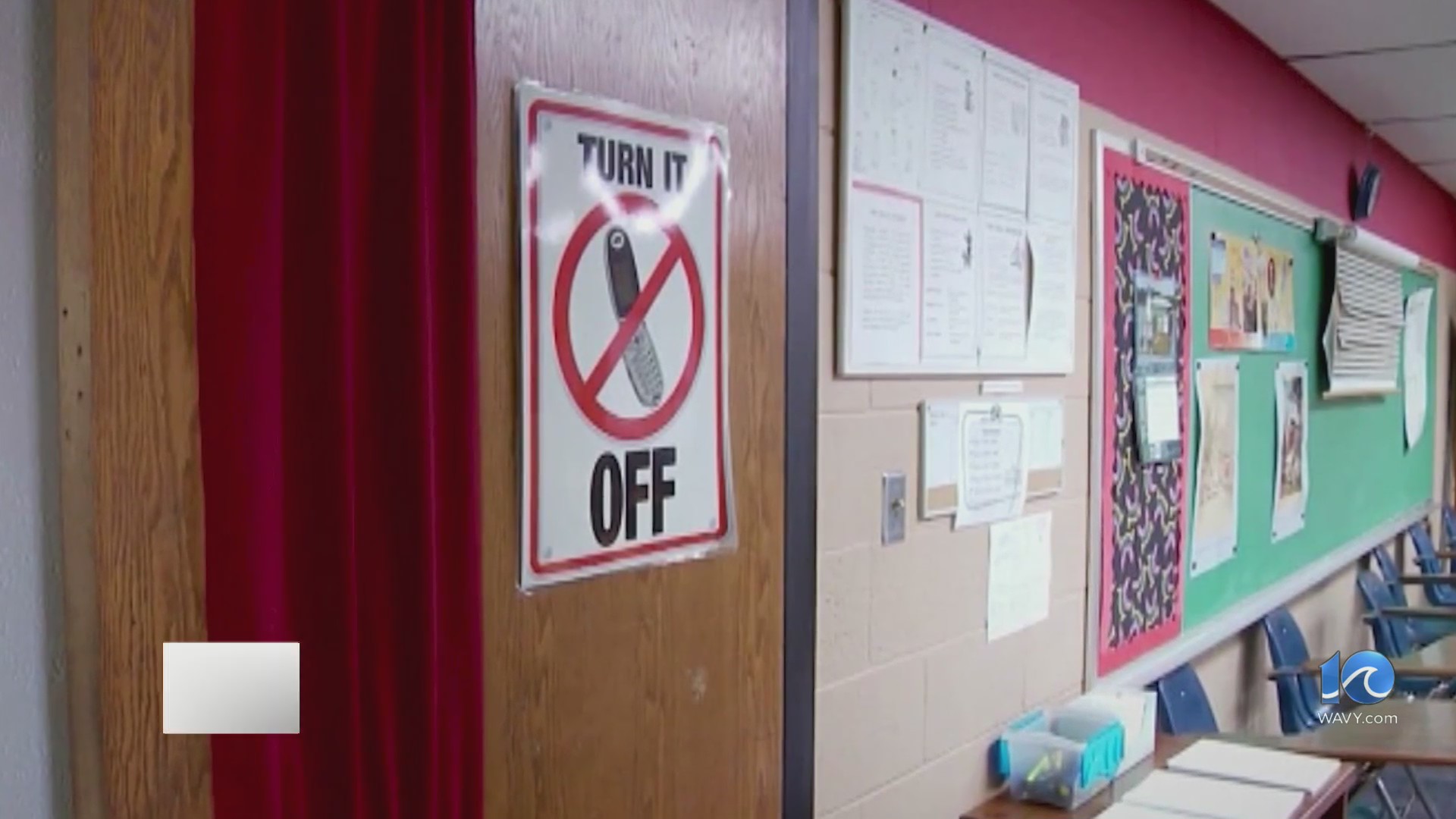 VBCPS holds cell phone policy session at Kempsville High School; 1st of ...