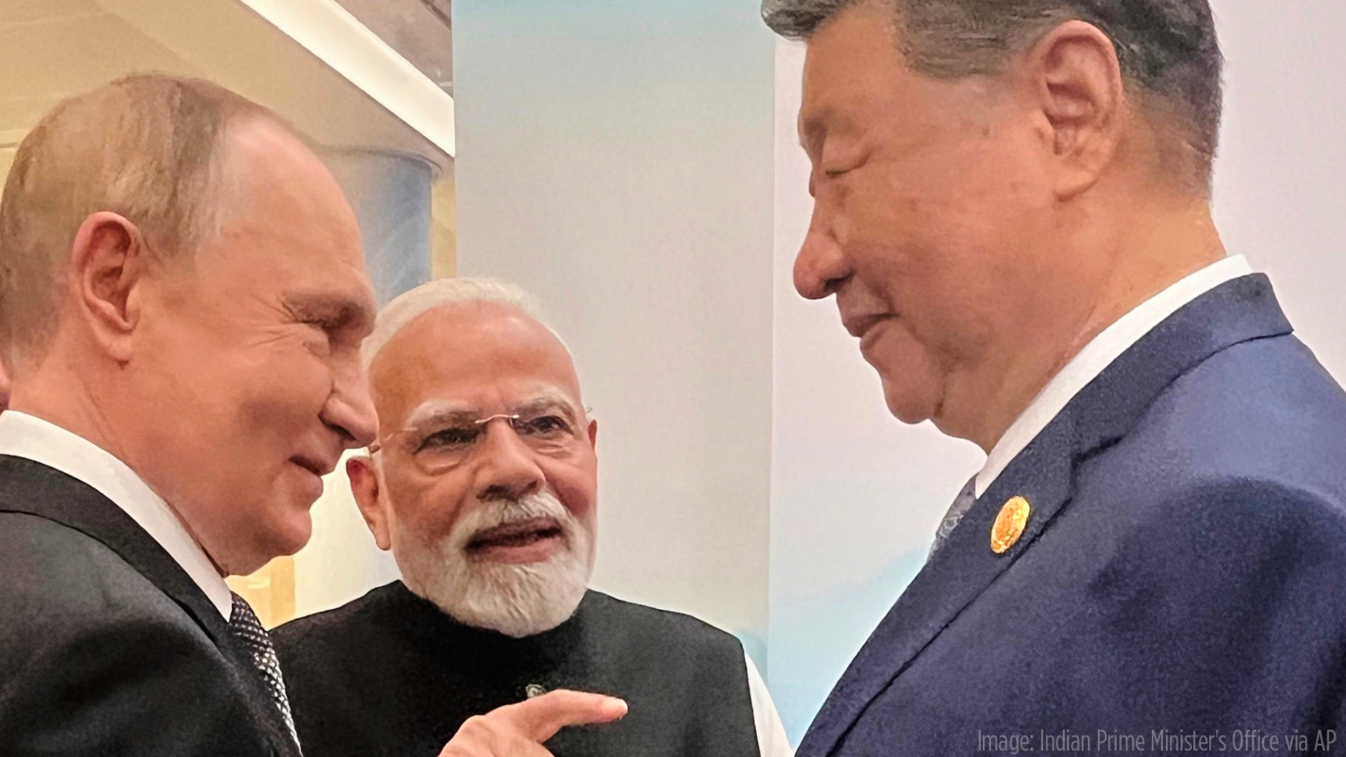 Watch: Putin, Xi and Modi hold hands in show of unity at summit – FOX21 ...