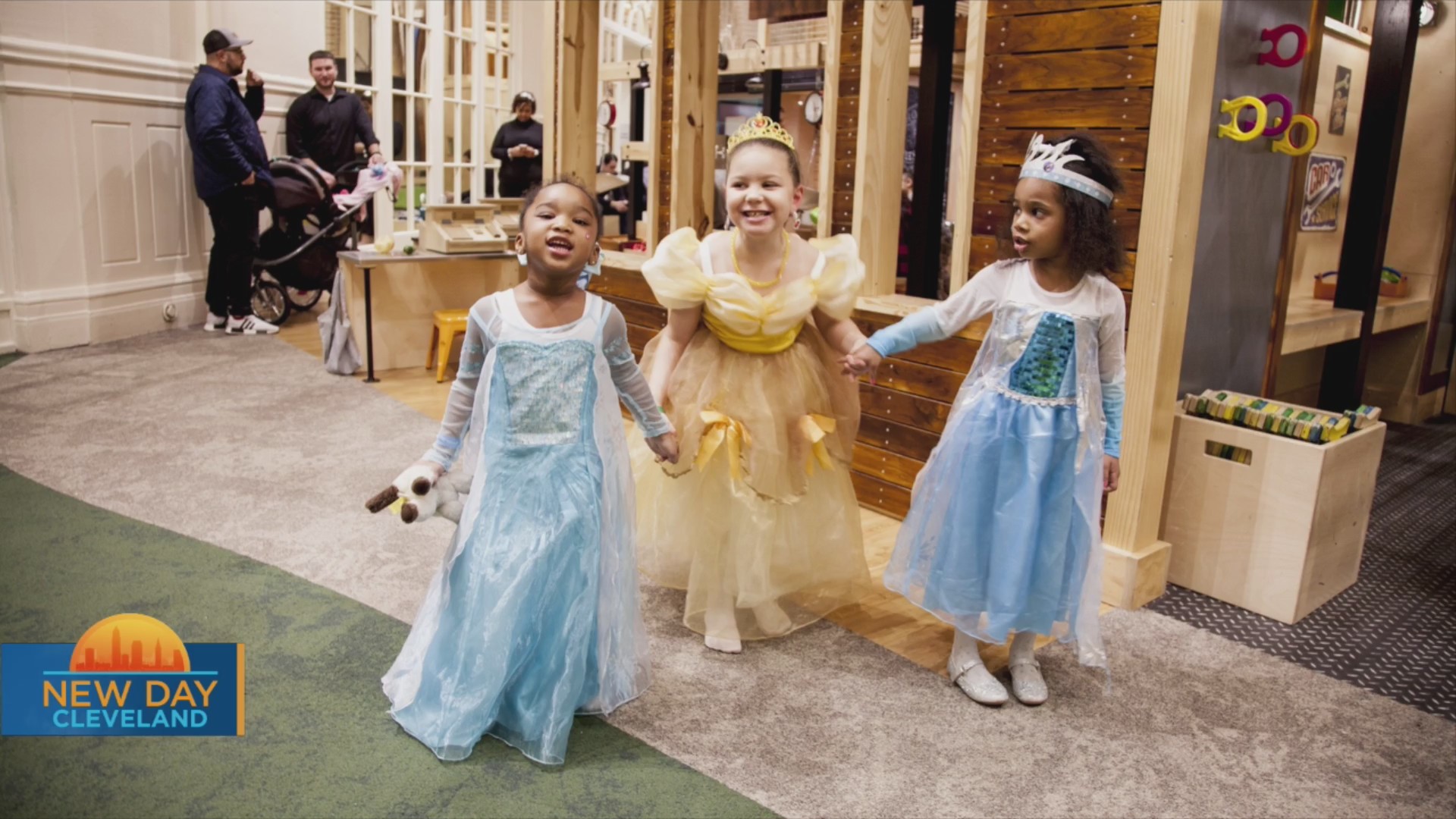 New Day Cleveland: CMC Shimmer Ball – Fox 8 Cleveland WJW