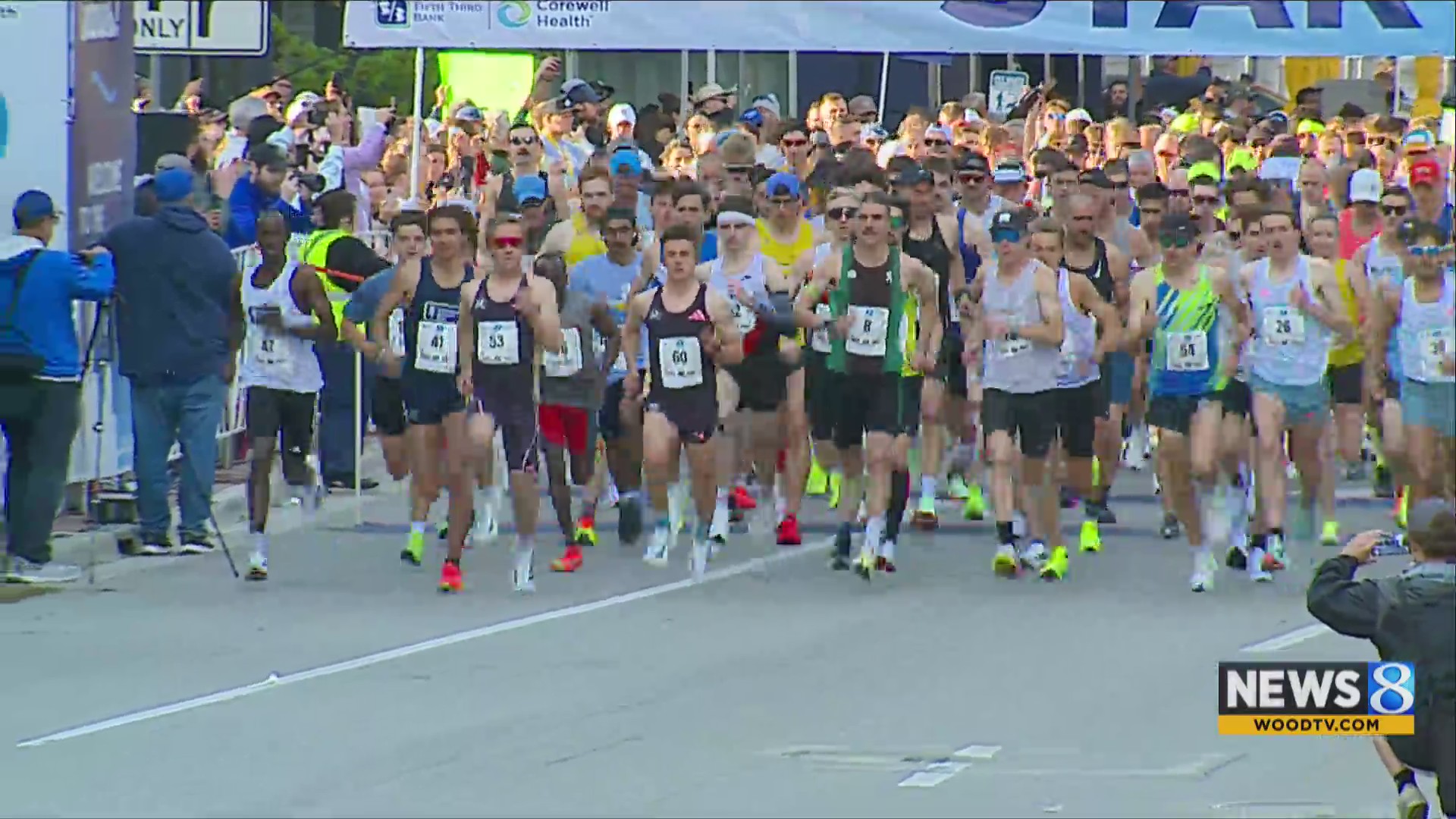 Elite men hit the road for Amway River Bank Run 25K – WOODTV.com