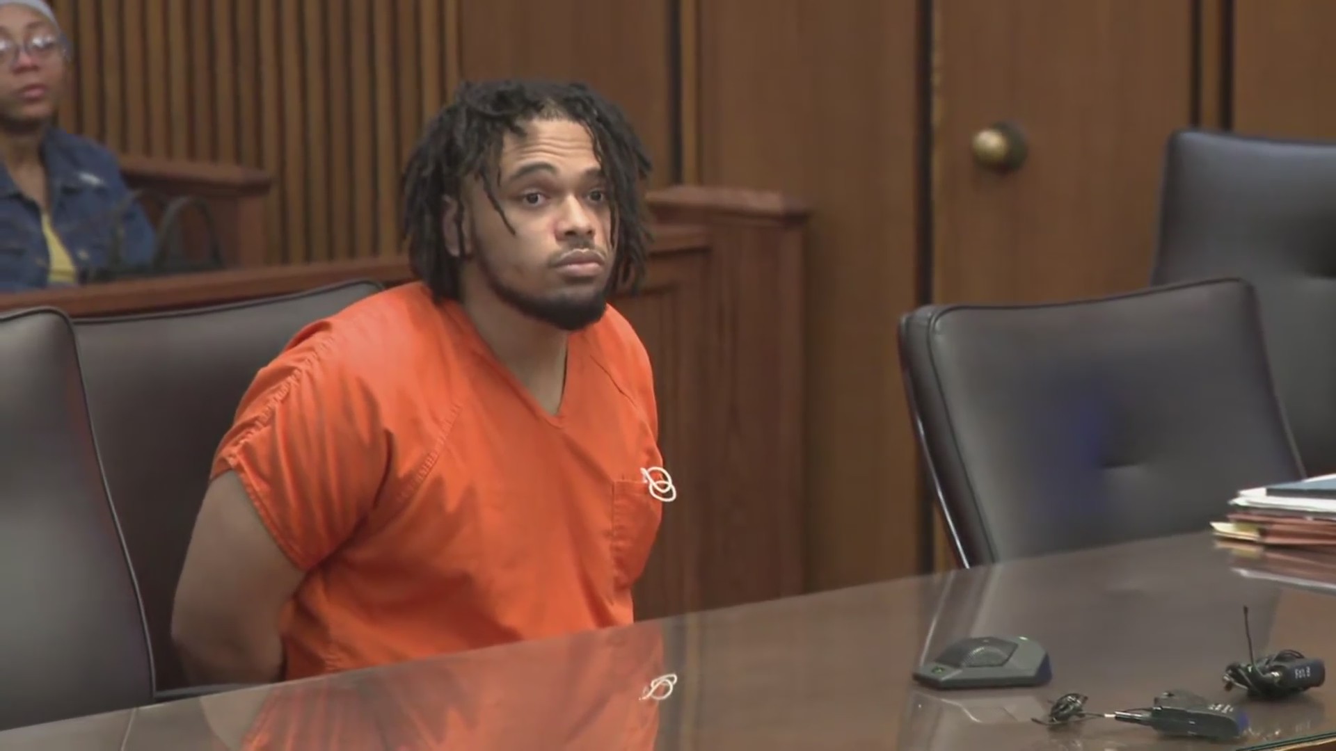 Jalen Jackson enters courtroom – Fox 8 Cleveland WJW